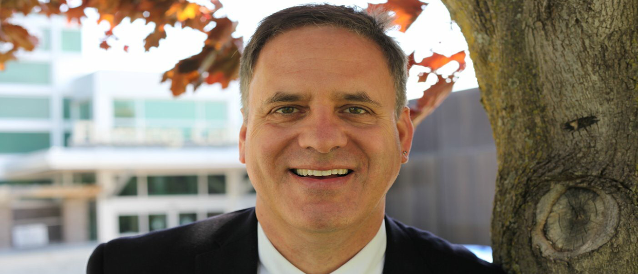 Dr Tom Weagar and Fleming College - Blue Fish Radio